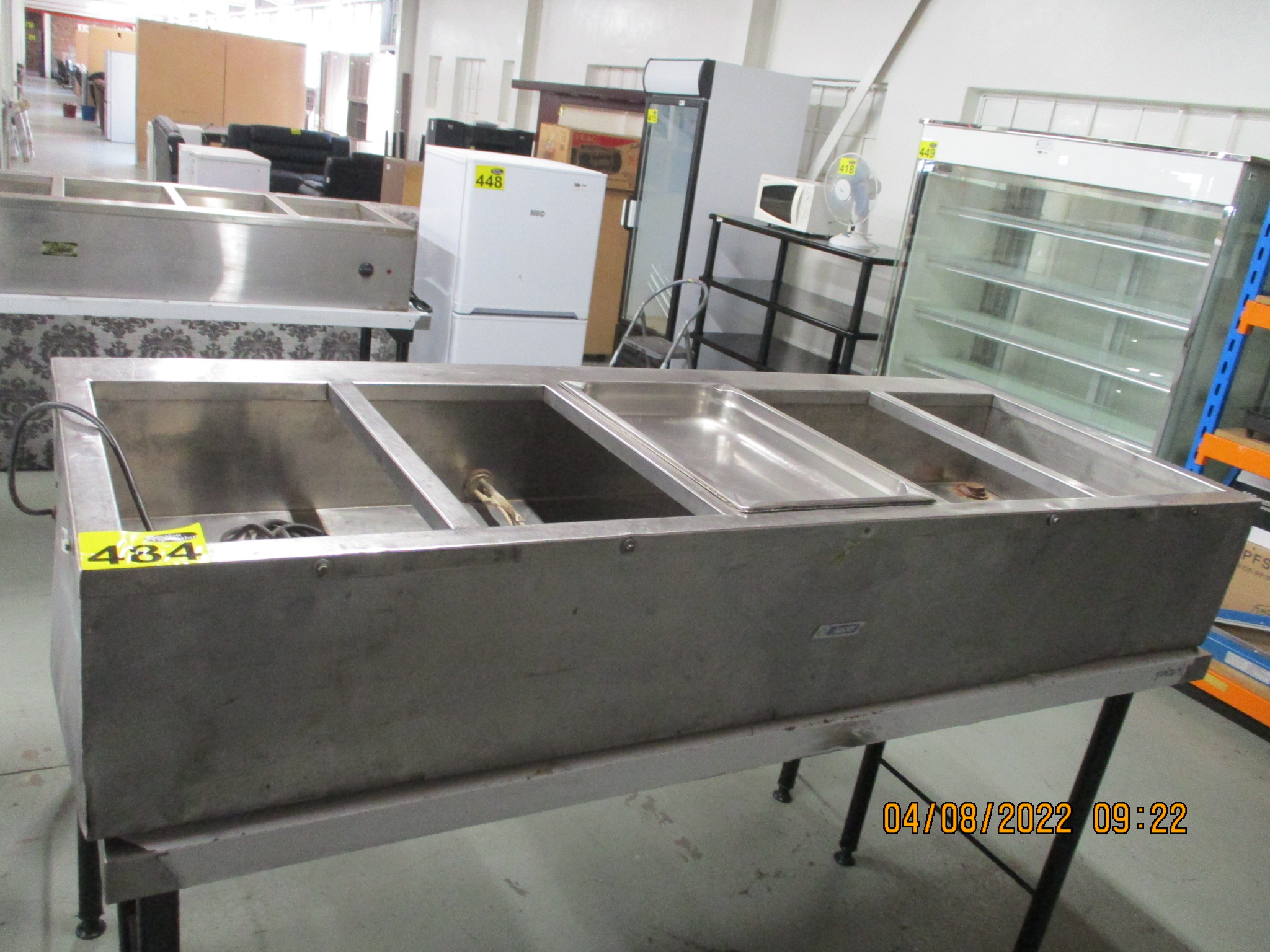 484 - 1 X 5 DIVISION BAIN MARIE .. CONDITION: PLUS 15% VAT & 10% BUYERS ...