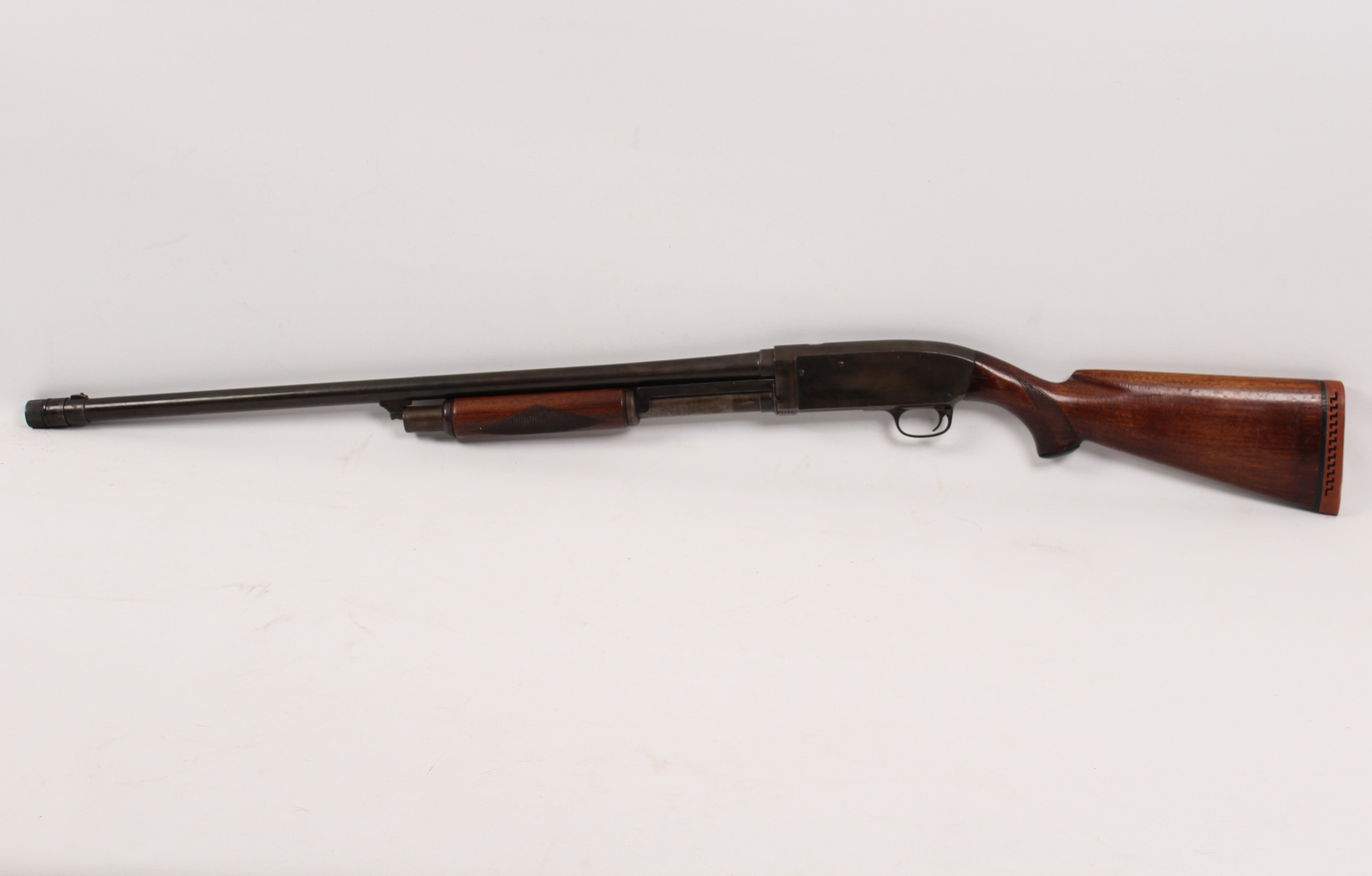 Stevens model 620A 12 gauge pump action shotgun | Barnebys