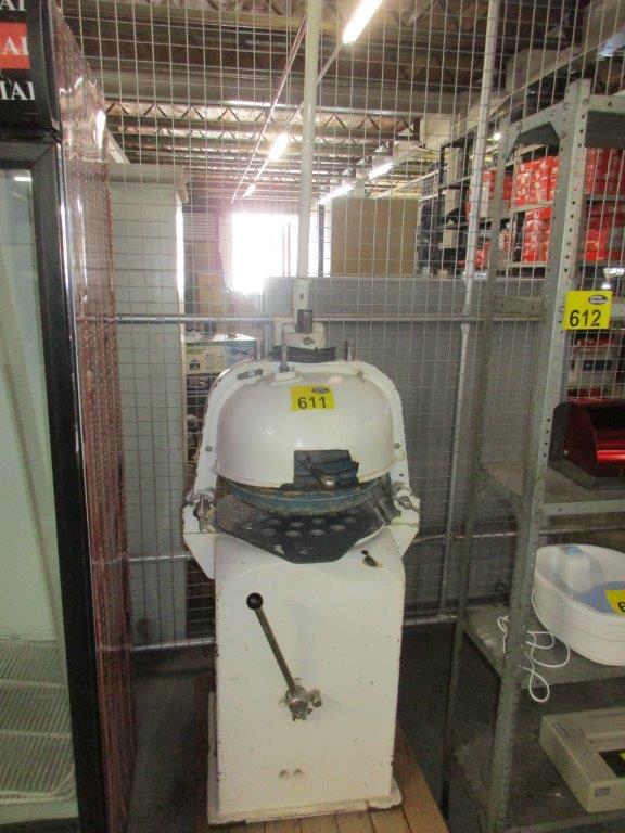 611 - 1 X MACADAMS BUN DIVIDER .. CONDITION: PLUS 15% VAT & 10% BUYERS ...