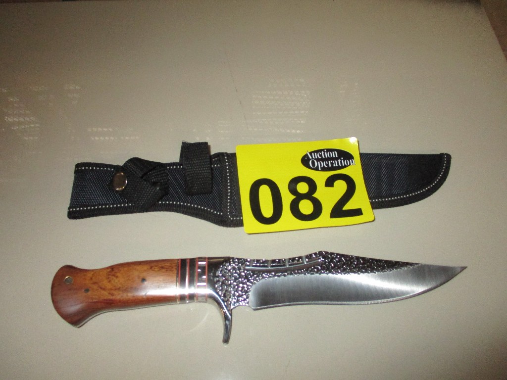 82 - 2 X SA32 COLUMBIA KNIFE .. CONDITION: PLUS 15% VAT & 10% BUYERS ...