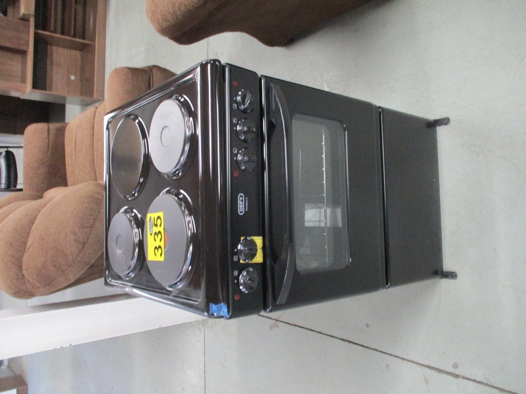 335 - 1 X DEFY DEMO 3 PLATE STOVE .. CONDITION: PLUS 15% VAT & 10% ...
