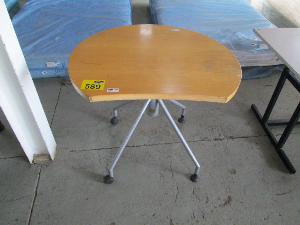 589 - 1 X OAK HALF MOON OFFICE TABLE .. CONDITION: PLUS 15% VAT & 10% ...