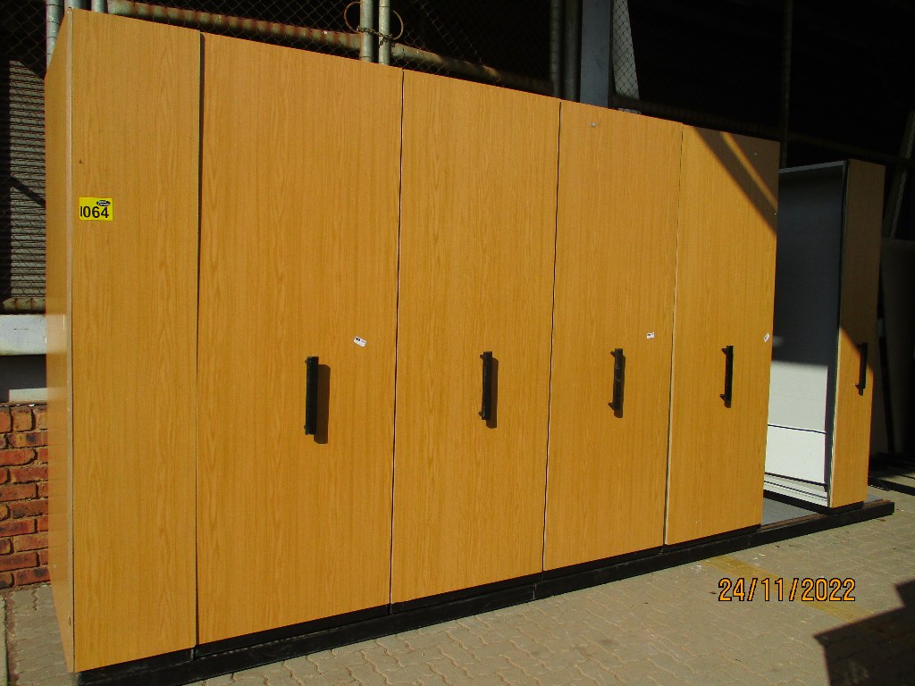 1064 - 1 X 10 BAY BULK FILING CABINET .. CONDITION: PLUS 15% VAT & 10% ...